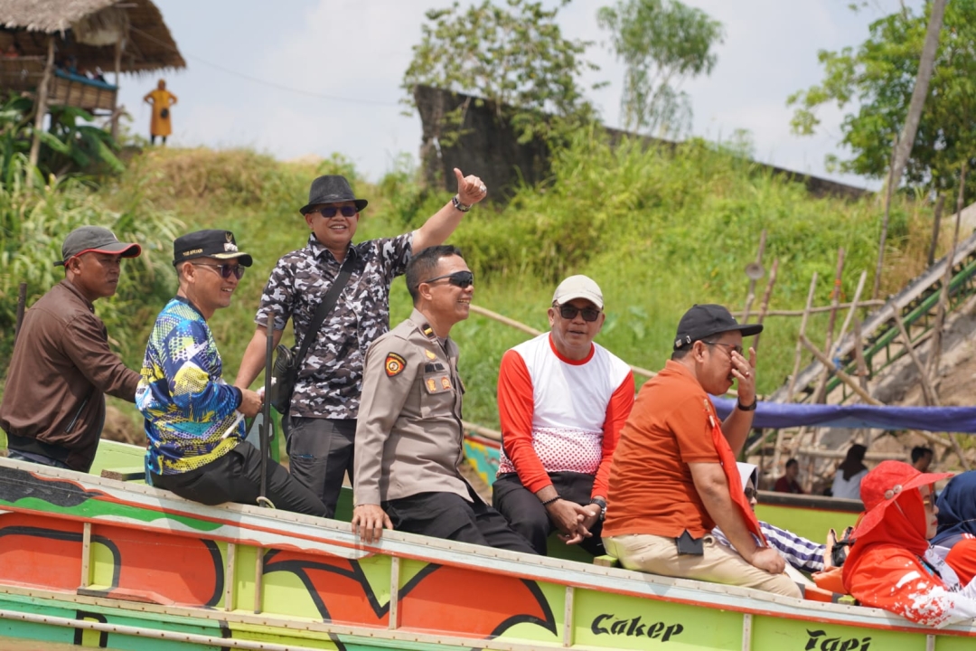 Lomba Perahu Bidar Mini Antar Desa/Kelurahan Dalam Kec. Tanjung Raja ...